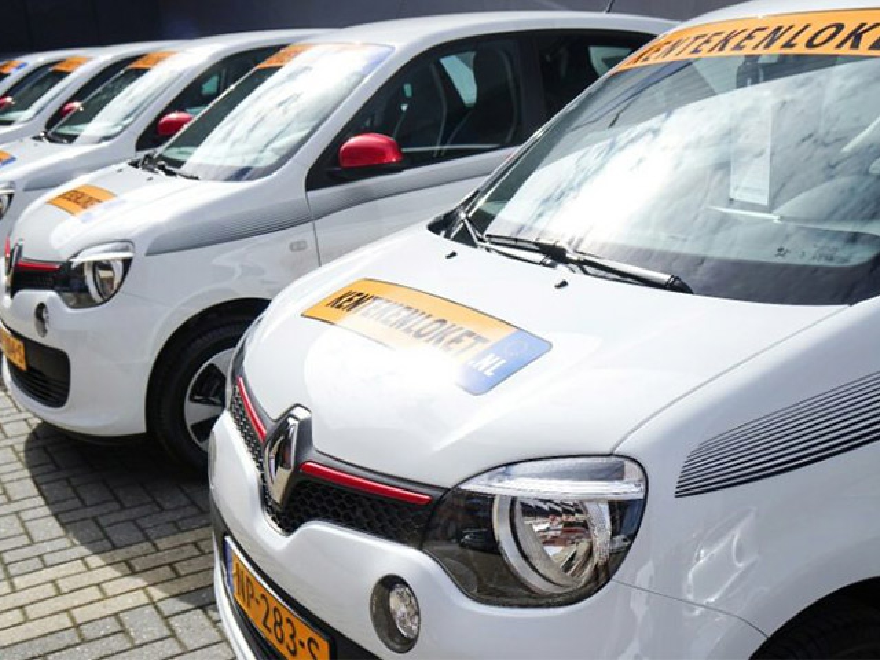 Tijdelijke belettering Brezan Automaterialen | Jazet Sign & Print